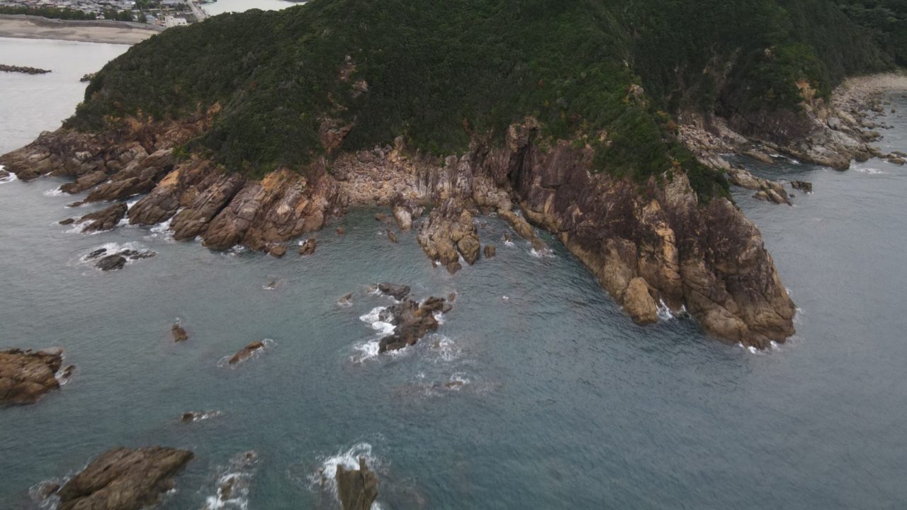 【和歌山県白浜町】『日置 川口大島』の海釣りガイド（釣れる魚・駐車場・トイレ）｜和歌山釣りwalker